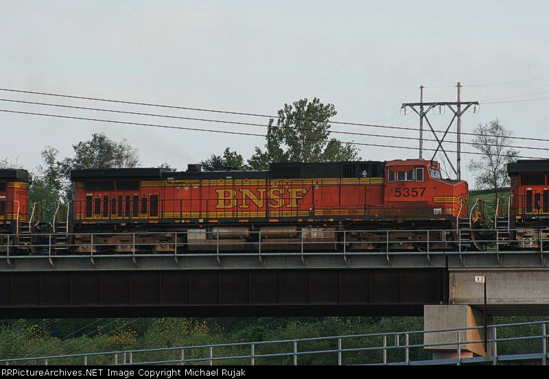 BNSF 5357